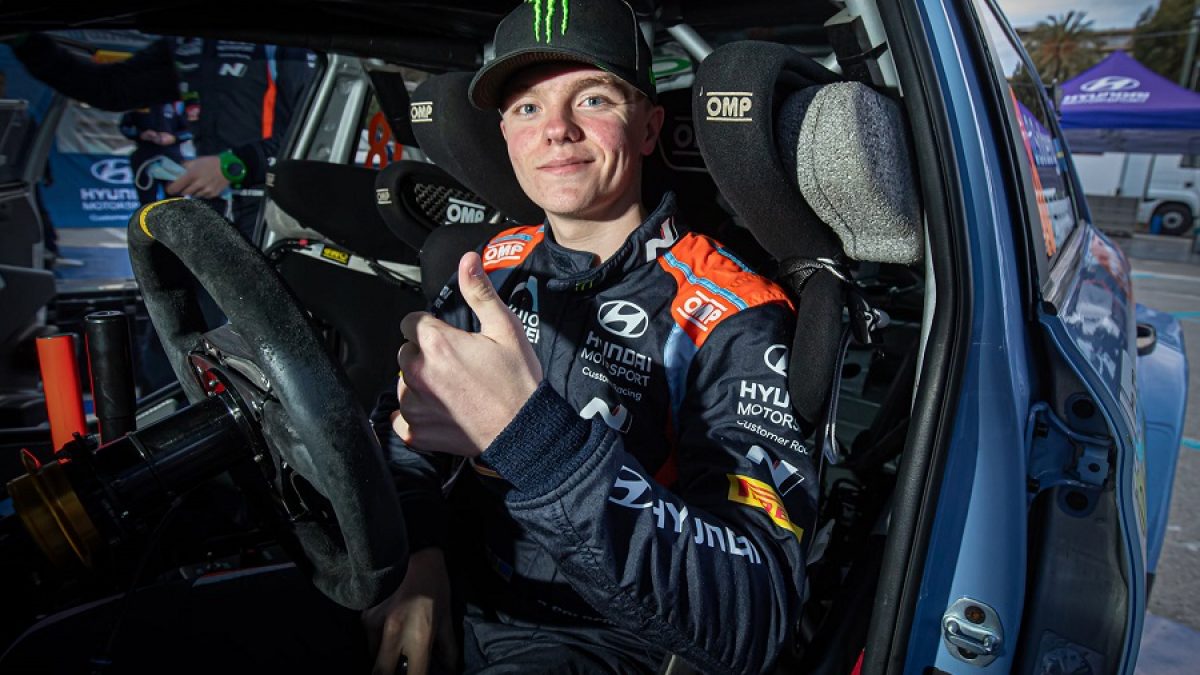 WRC - Conosciamo meglio Oliver Solberg attraverso le domande dei tifosi ...